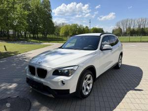 Balts BMW X1 2012 Marijampole, ar dzinēja tilpumu 2.00 L un nobraukumu 150 tūkst. km par 5700 €, foto  vietnē AUTOMOTO.COM.LV