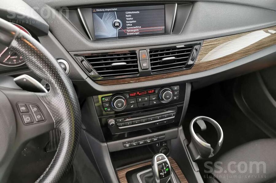 White BMW X1 2012 in Riga, with an engine capacity of 2.00 L and mileage of 225 thousand km for 10900 €, photo 6 on AUTOMOTO.COM.LV