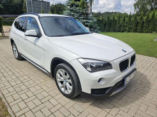 White BMW X1 2012 in Vilnius, with an engine capacity of 2.00 L and mileage of 253 thousand km for 6750 €, photo 2 on AUTOMOTO.COM.LV