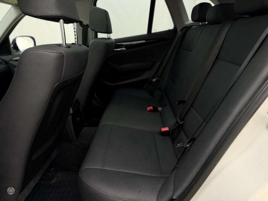 Balts BMW X1 2012 Viļņa, ar dzinēja tilpumu 2.00 L un nobraukumu 171 tūkst. km par 9999 €, foto 12 vietnē AUTOMOTO.COM.LV