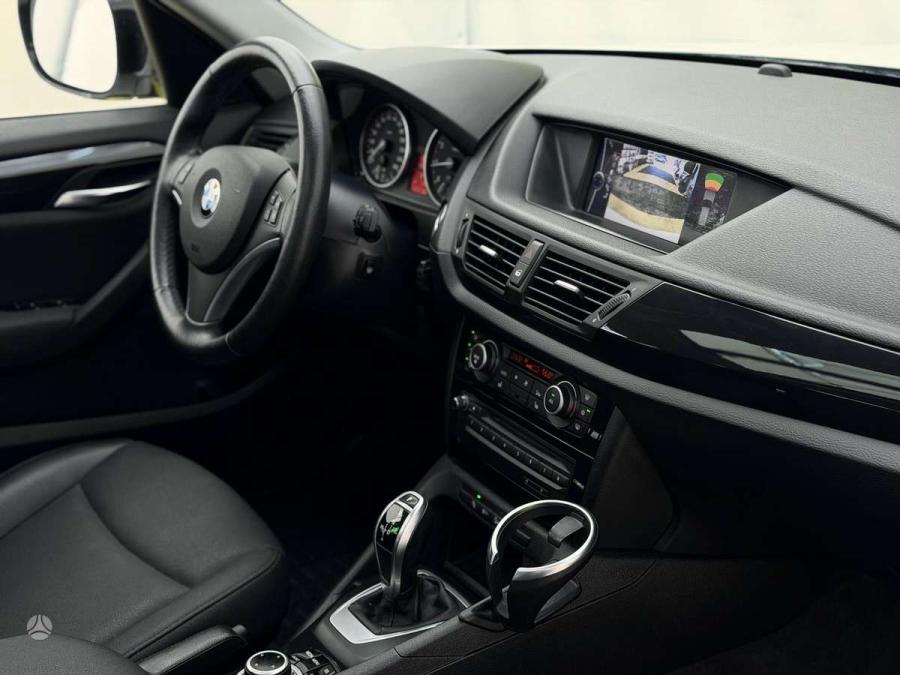 Balts BMW X1 2012 Viļņa, ar dzinēja tilpumu 2.00 L un nobraukumu 171 tūkst. km par 9999 €, foto 16 vietnē AUTOMOTO.COM.LV