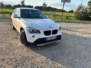 Белый БМВ Х1 2012 в Расейняй, объемом двигателя 2.00 л и пробегом 254 тыс. км за 6800 €, фото  на AUTOMOTO.COM.LV