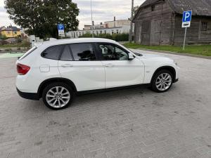 White BMW X1 2012 in Rokiskis, with an engine capacity of 2.00 L and mileage of 220 thousand km for 6300 €, photo 6 on AUTOMOTO.COM.LV