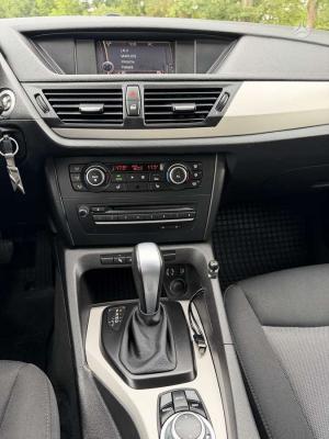 White BMW X1 2012 in Rokiskis, with an engine capacity of 2.00 L and mileage of 220 thousand km for 6300 €, photo 10 on AUTOMOTO.COM.LV
