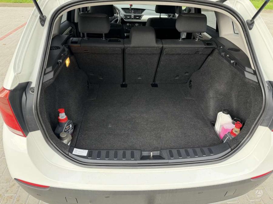 White BMW X1 2012 in Rokiskis, with an engine capacity of 2.00 L and mileage of 220 thousand km for 6300 €, photo 11 on AUTOMOTO.COM.LV