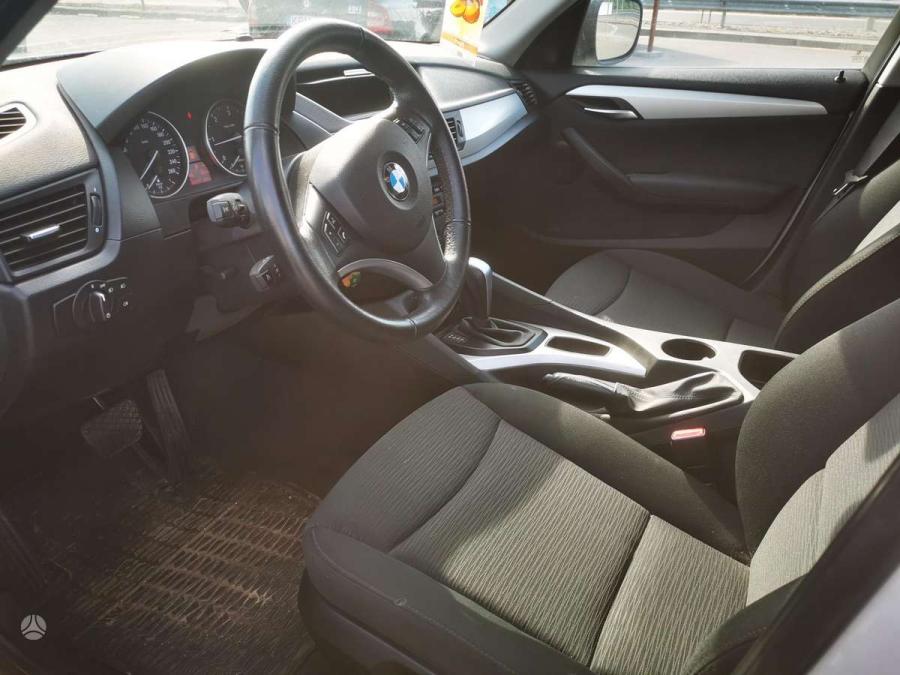 White BMW X1 2012 in Vilnius, with an engine capacity of 2.00 L and mileage of 88 thousand km for 5990 €, photo 13 on AUTOMOTO.COM.LV