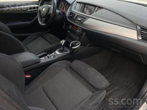 Balts BMW X1 2013 Rīga, ar dzinēja tilpumu 2.00 L un nobraukumu 181 tūkst. km par 10550 €, foto 26 vietnē AUTOMOTO.COM.LV