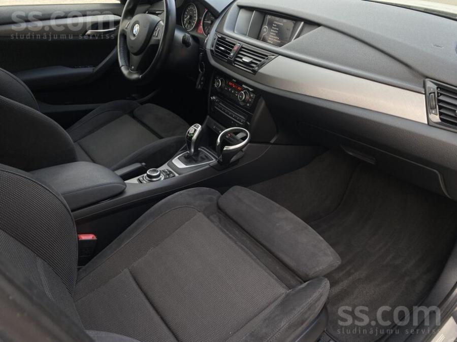 Balts BMW X1 2013 Rīga, ar dzinēja tilpumu 2.00 L un nobraukumu 181 tūkst. km par 10550 €, foto 26 vietnē AUTOMOTO.COM.LV