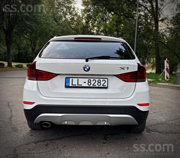 Balts BMW X1 2013 Tukums, ar dzinēja tilpumu 2.00 L un nobraukumu 287 tūkst. km par 8900 €, foto 3 vietnē AUTOMOTO.COM.LV