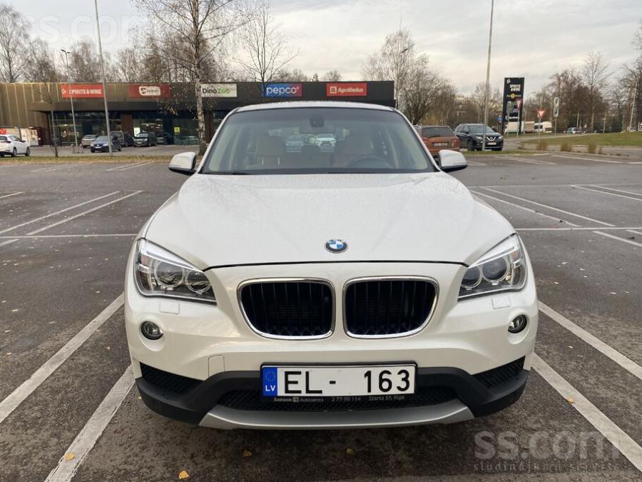 White BMW X1 2013 in Riga, with an engine capacity of 2.00 L and mileage of 228 thousand km for 9190 €, photo 6 on AUTOMOTO.COM.LV