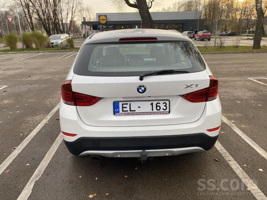 White BMW X1 2013 in Riga, with an engine capacity of 2.00 L and mileage of 228 thousand km for 9190 €, photo 7 on AUTOMOTO.COM.LV