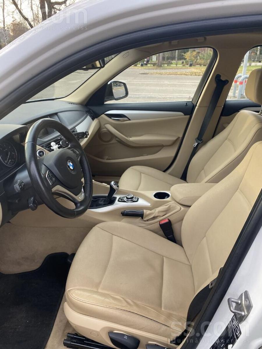 White BMW X1 2013 in Riga, with an engine capacity of 2.00 L and mileage of 228 thousand km for 9190 €, photo 8 on AUTOMOTO.COM.LV