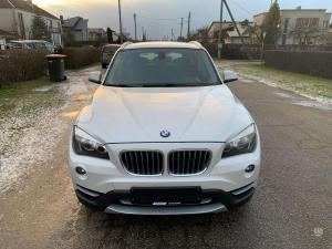 White BMW X1 2013 in Ukmerge, with an engine capacity of 2.00 L and mileage of 314 thousand km for 7250 €, photo 3 on AUTOMOTO.COM.LV