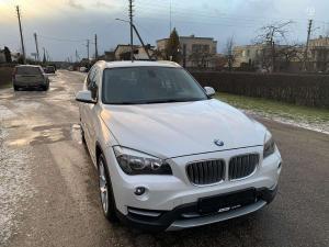 White BMW X1 2013 in Ukmerge, with an engine capacity of 2.00 L and mileage of 314 thousand km for 7250 €, photo 7 on AUTOMOTO.COM.LV