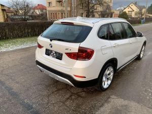 White BMW X1 2013 in Ukmerge, with an engine capacity of 2.00 L and mileage of 314 thousand km for 7250 €, photo 14 on AUTOMOTO.COM.LV