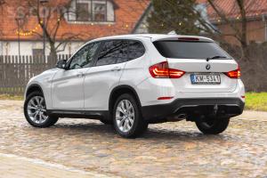 Balts BMW X1 2013 Rīga, ar dzinēja tilpumu 2.00 L un nobraukumu 291 tūkst. km par 10300 €, foto 4 vietnē AUTOMOTO.COM.LV