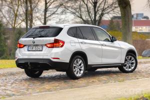 Balts BMW X1 2013 Rīga, ar dzinēja tilpumu 2.00 L un nobraukumu 291 tūkst. km par 10300 €, foto 5 vietnē AUTOMOTO.COM.LV