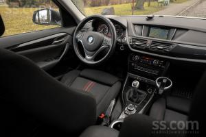 Balts BMW X1 2013 Rīga, ar dzinēja tilpumu 2.00 L un nobraukumu 291 tūkst. km par 10300 €, foto 7 vietnē AUTOMOTO.COM.LV