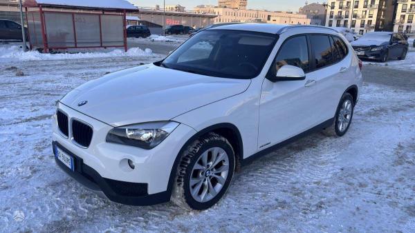 White BMW X1 2013 in Vilnius, with an engine capacity of 2.00 L and mileage of 128 thousand km for 8400 €, photo 2 on AUTOMOTO.COM.LV