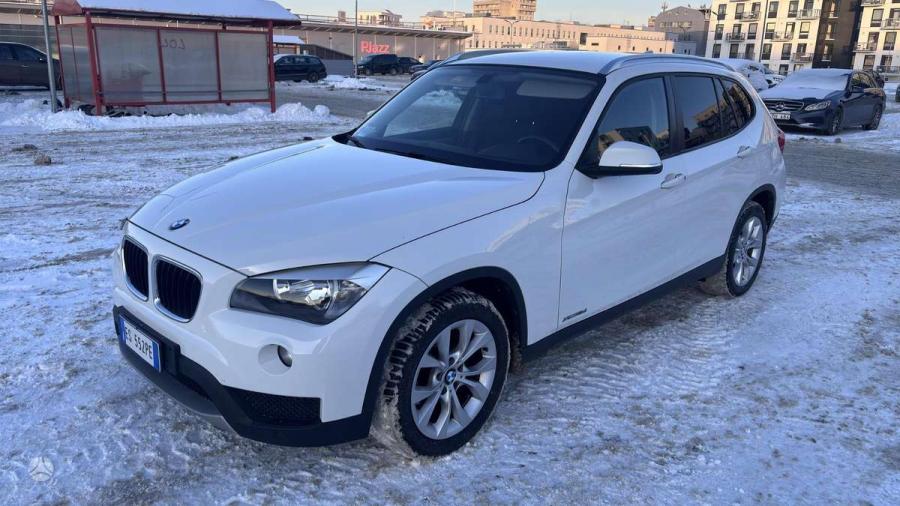 White BMW X1 2013 in Vilnius, with an engine capacity of 2.00 L and mileage of 128 thousand km for 8400 €, photo 2 on AUTOMOTO.COM.LV
