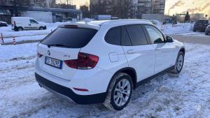 White BMW X1 2013 in Vilnius, with an engine capacity of 2.00 L and mileage of 128 thousand km for 8400 €, photo 4 on AUTOMOTO.COM.LV