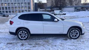 White BMW X1 2013 in Vilnius, with an engine capacity of 2.00 L and mileage of 128 thousand km for 8400 €, photo 5 on AUTOMOTO.COM.LV