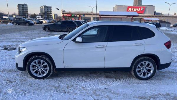 White BMW X1 2013 in Vilnius, with an engine capacity of 2.00 L and mileage of 128 thousand km for 8400 €, photo 6 on AUTOMOTO.COM.LV