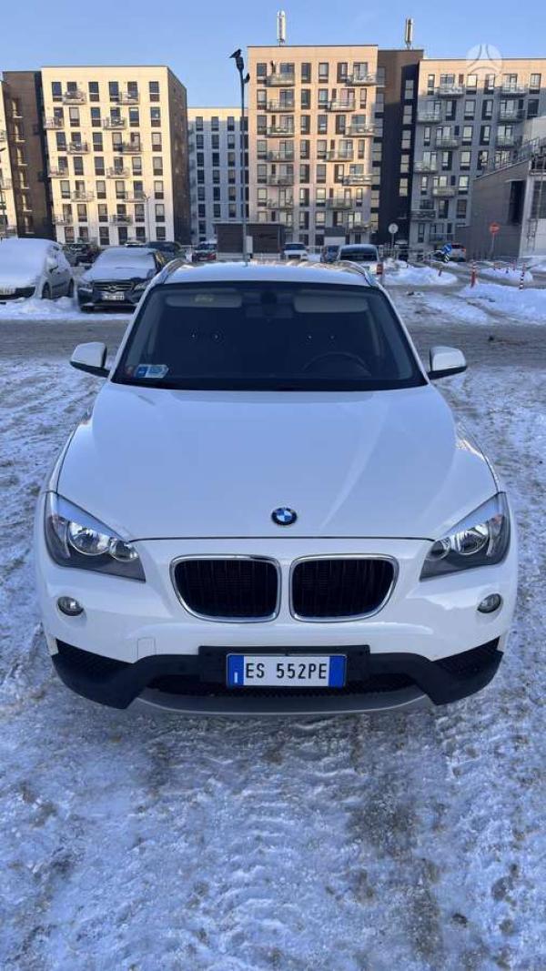 White BMW X1 2013 in Vilnius, with an engine capacity of 2.00 L and mileage of 128 thousand km for 8400 €, photo 7 on AUTOMOTO.COM.LV