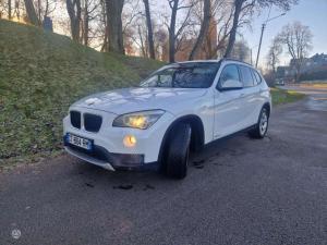 White BMW X1 2013 in Kelme, with an engine capacity of 2.00 L and mileage of 299 thousand km for 8350 €, photo 2 on AUTOMOTO.COM.LV