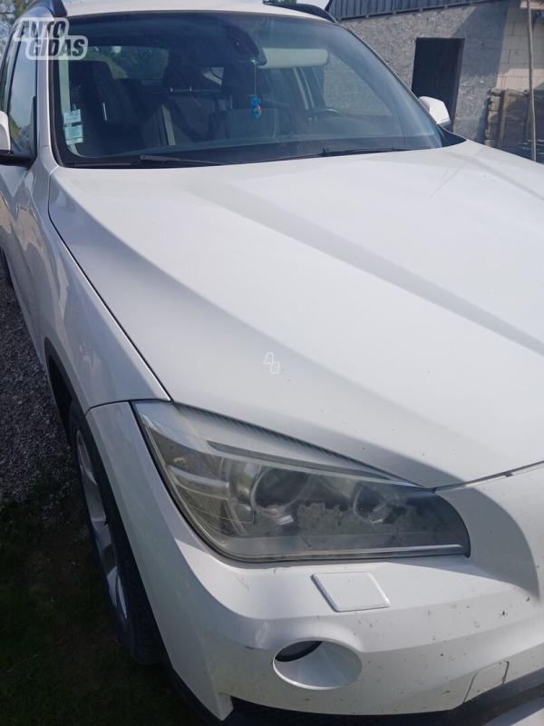 White BMW X1 2013 in Jurbarkas, with an engine capacity of 2.00 L and mileage of 230 thousand km for 4200 €, photo 2 on AUTOMOTO.COM.LV
