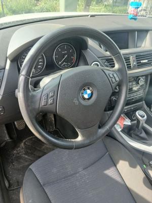 White BMW X1 2013 in Jurbarkas, with an engine capacity of 2.00 L and mileage of 230 thousand km for 4200 €, photo 6 on AUTOMOTO.COM.LV