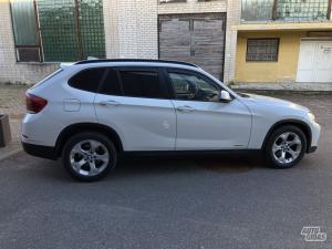 White BMW X1 2013 in Marijampole, with an engine capacity of 2.00 L and mileage of 298 thousand km for 6750 €, photo 11 on AUTOMOTO.COM.LV