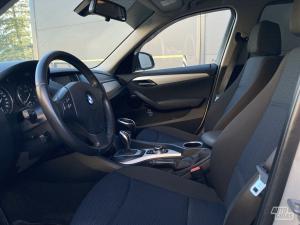 White BMW X1 2013 in Marijampole, with an engine capacity of 2.00 L and mileage of 298 thousand km for 6750 €, photo 14 on AUTOMOTO.COM.LV
