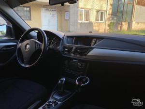 White BMW X1 2013 in Marijampole, with an engine capacity of 2.00 L and mileage of 298 thousand km for 6750 €, photo 19 on AUTOMOTO.COM.LV