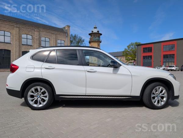 Balts BMW X1 2013 Rīga, ar dzinēja tilpumu 2.00 L un nobraukumu 135 tūkst. km par 9200 €, foto 5 vietnē AUTOMOTO.COM.LV
