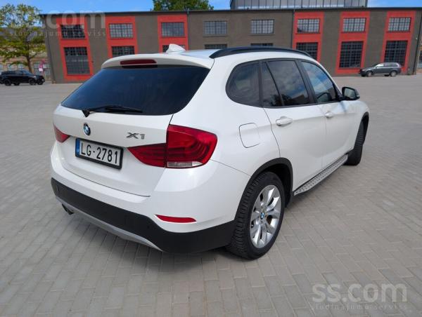 Balts BMW X1 2013 Rīga, ar dzinēja tilpumu 2.00 L un nobraukumu 135 tūkst. km par 9200 €, foto 6 vietnē AUTOMOTO.COM.LV