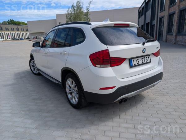 Balts BMW X1 2013 Rīga, ar dzinēja tilpumu 2.00 L un nobraukumu 135 tūkst. km par 9200 €, foto 7 vietnē AUTOMOTO.COM.LV