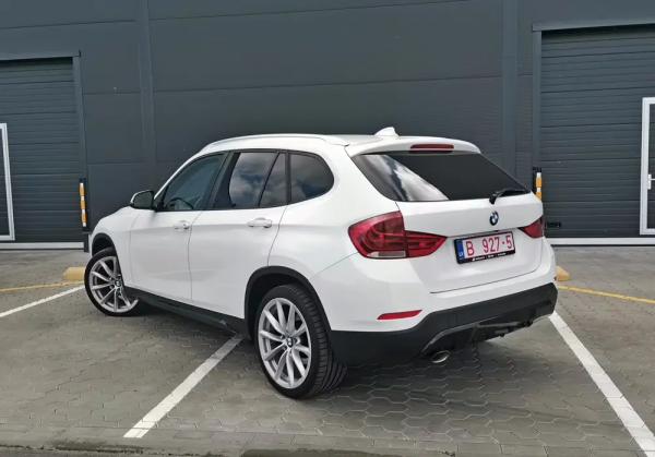 Balts BMW X1 2013 Rīga, ar dzinēja tilpumu 2.00 L un nobraukumu 243 tūkst. km par 10590 €, foto 4 vietnē AUTOMOTO.COM.LV