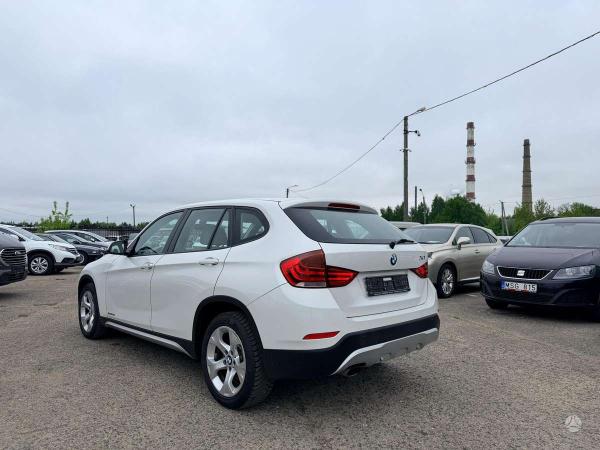 Balts BMW X1 2013 Panevēža, ar dzinēja tilpumu 2.00 L un nobraukumu 238 tūkst. km par 5850 €, foto 3 vietnē AUTOMOTO.COM.LV