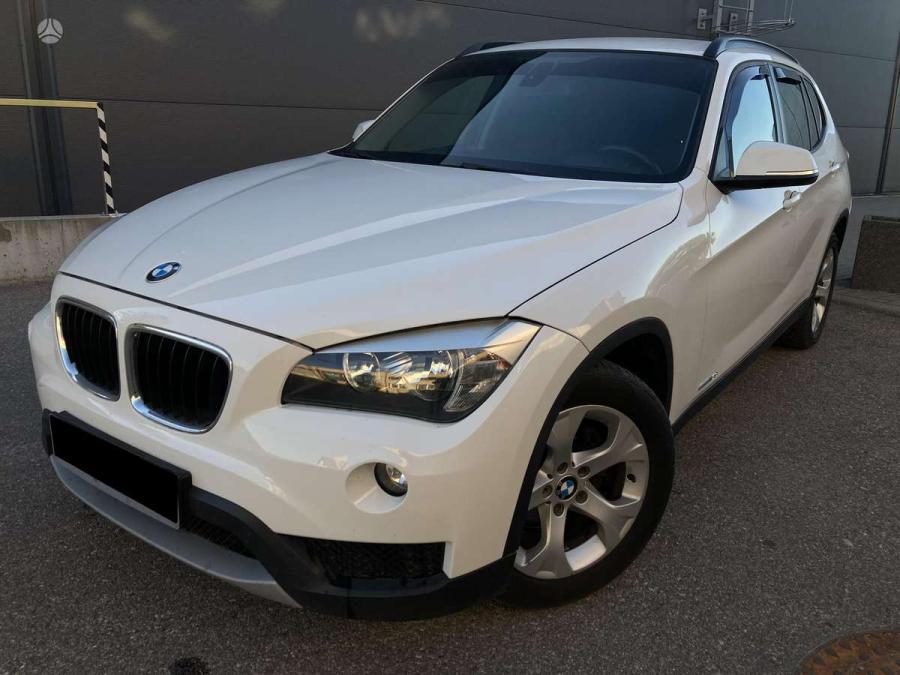 White BMW X1 2013 in Marijampole, with an engine capacity of 2.00 L and mileage of 298 thousand km for 6699 €, photo 1 on AUTOMOTO.COM.LV