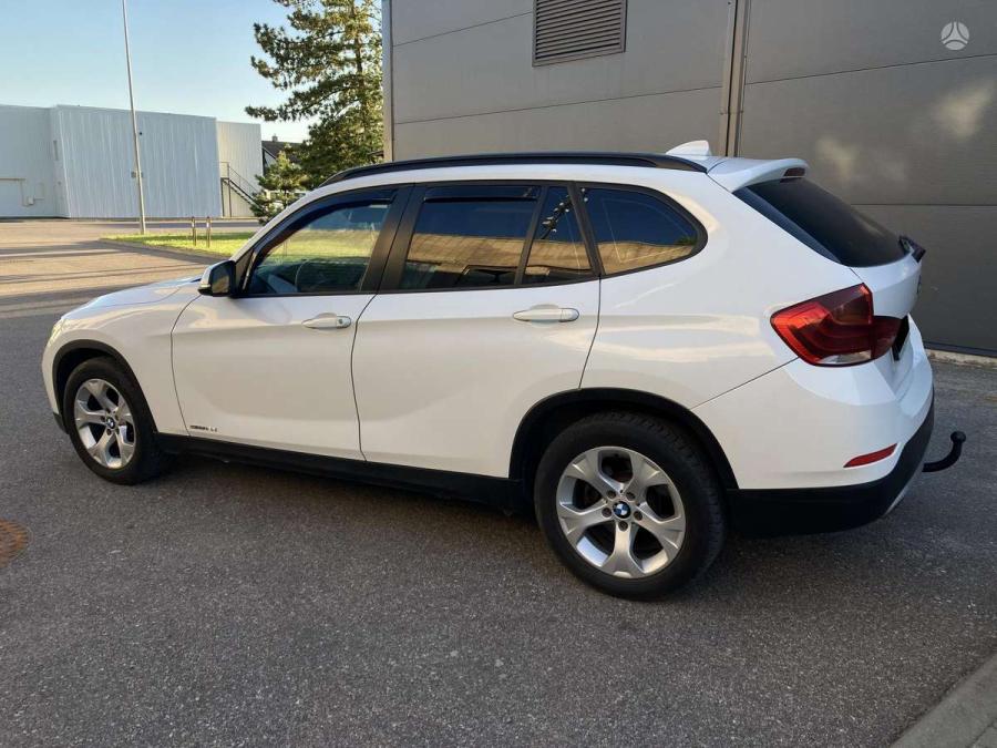 White BMW X1 2013 in Marijampole, with an engine capacity of 2.00 L and mileage of 298 thousand km for 6699 €, photo 7 on AUTOMOTO.COM.LV