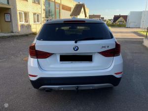 White BMW X1 2013 in Marijampole, with an engine capacity of 2.00 L and mileage of 298 thousand km for 6699 €, photo 9 on AUTOMOTO.COM.LV