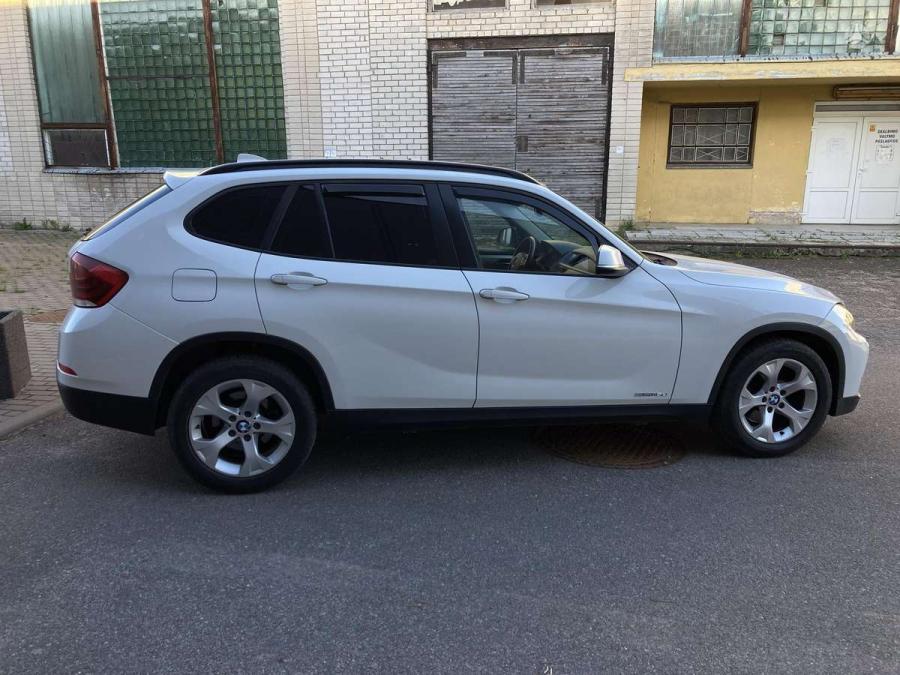 White BMW X1 2013 in Marijampole, with an engine capacity of 2.00 L and mileage of 298 thousand km for 6699 €, photo 12 on AUTOMOTO.COM.LV