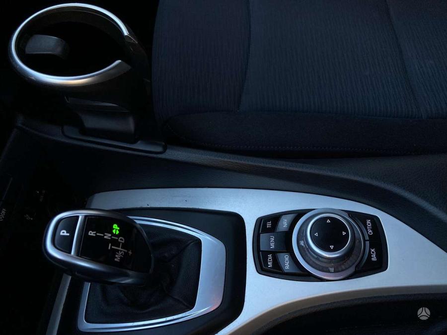 White BMW X1 2013 in Marijampole, with an engine capacity of 2.00 L and mileage of 298 thousand km for 6699 €, photo 31 on AUTOMOTO.COM.LV