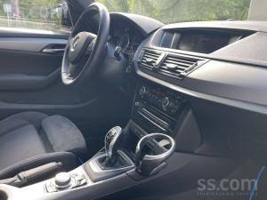 Balts BMW X1 2013 Jūrmala, ar dzinēja tilpumu 2.00 L un nobraukumu 0 tūkst. km par 9750 €, foto 30 vietnē AUTOMOTO.COM.LV