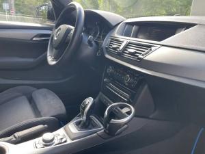 Balts BMW X1 2013 Jūrmala, ar dzinēja tilpumu 2.00 L un nobraukumu 239 tūkst. km par 9750 €, foto 48 vietnē AUTOMOTO.COM.LV