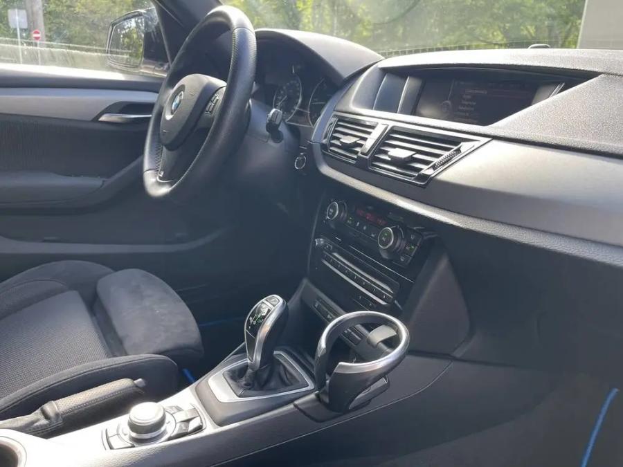 Balts BMW X1 2013 Jūrmala, ar dzinēja tilpumu 2.00 L un nobraukumu 239 tūkst. km par 9750 €, foto 48 vietnē AUTOMOTO.COM.LV