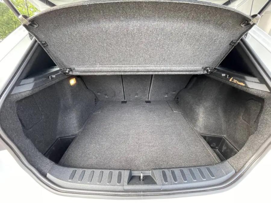 Balts BMW X1 2013 Jūrmala, ar dzinēja tilpumu 2.00 L un nobraukumu 239 tūkst. km par 9750 €, foto 39 vietnē AUTOMOTO.COM.LV