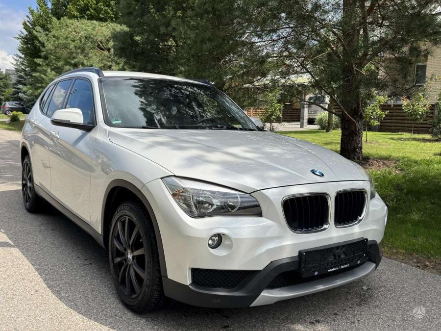 White BMW X1 2013 in Marijampole, with an engine capacity of 2.00 L and mileage of 150 thousand km for 6999 €, photo 1 on AUTOMOTO.COM.LV