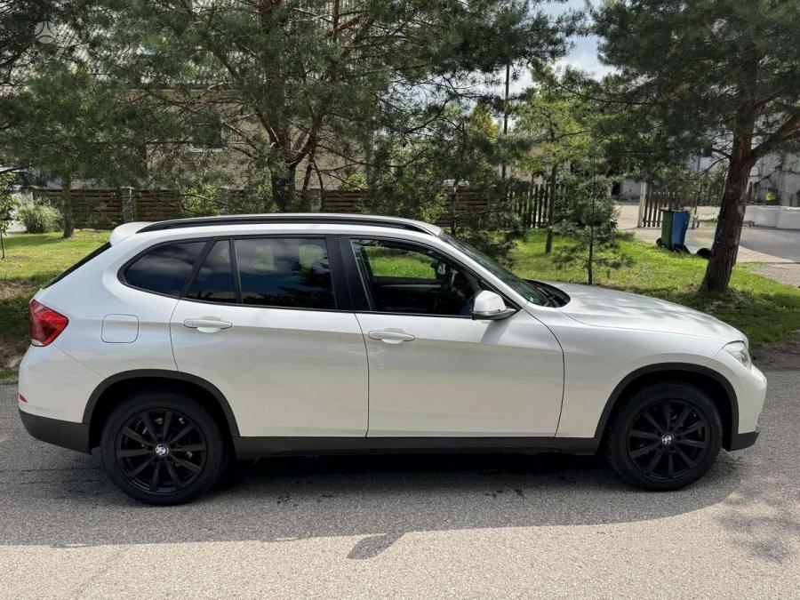 White BMW X1 2013 in Marijampole, with an engine capacity of 2.00 L and mileage of 150 thousand km for 6999 €, photo 5 on AUTOMOTO.COM.LV